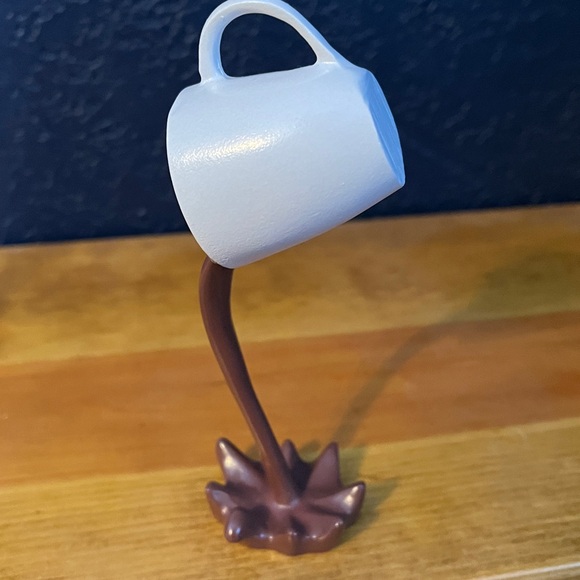 Kitchen | Creative Floating Coffee Cup Spilling Coffee Decorative ...